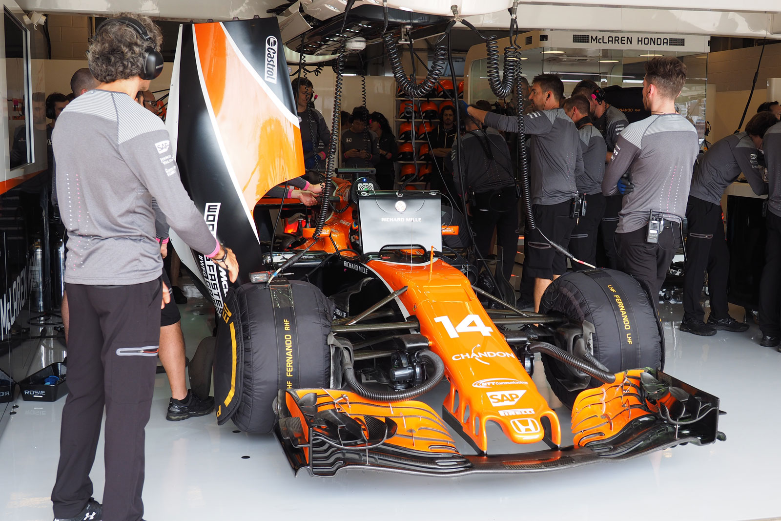【Rd.17 USA 金曜】MCL32、新型フロントウイング投入 – F1LIFE