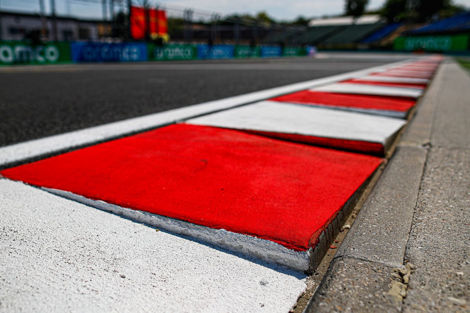 【F1ギョーカイ用語】「TRACK EVOLUTION（とらっく・えぼりゅーしょん）」 – F1LIFE